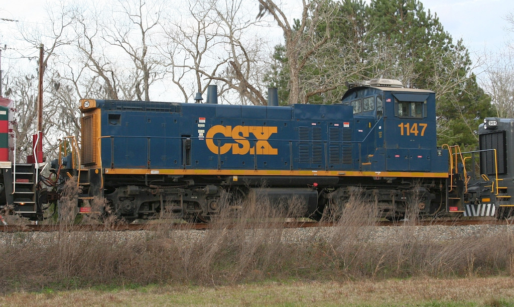 CSX 1147 on Q609